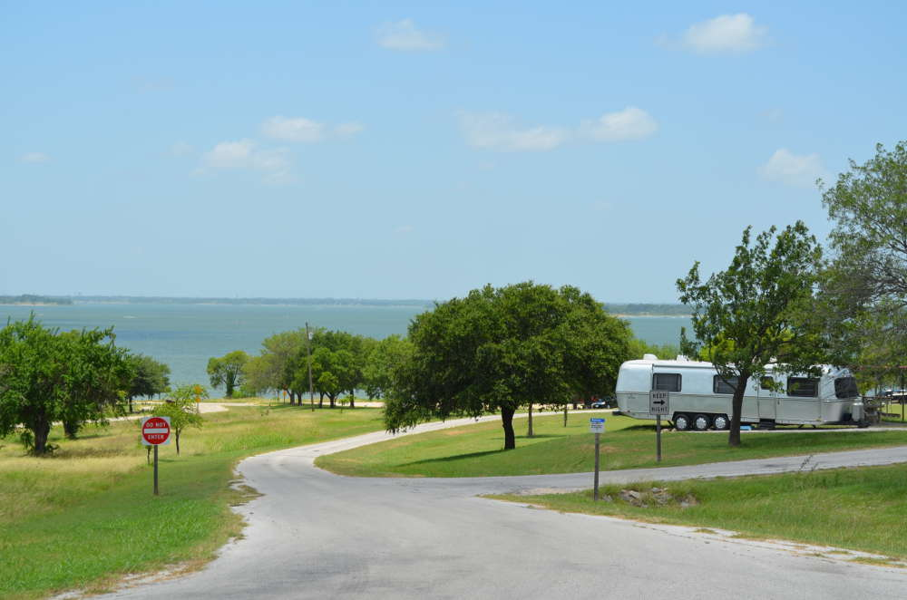 Lake Lavon at emaze Presentation