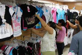 ¿QUÉ ES UN MINORISTA? on emaze