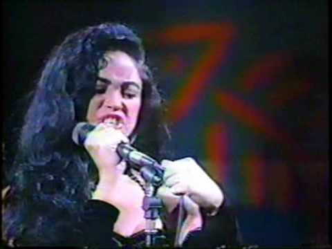 Gallery shakira at emaze Presentation