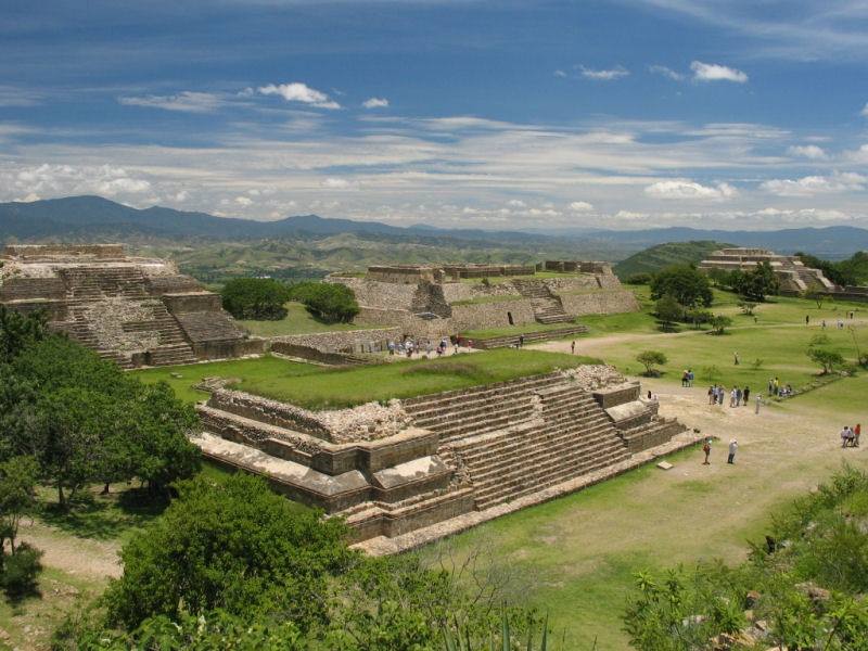 Monte AlbÁn on emaze