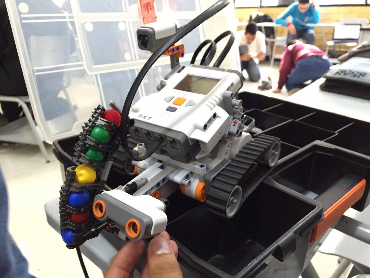 LEGO NXT2.0 at emaze Presentation