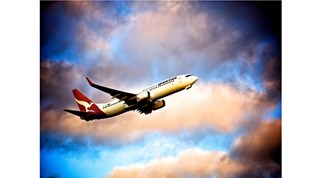 Qantas CSR at emaze Presentation